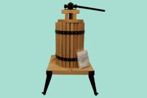8 of the Best Apple Presses
